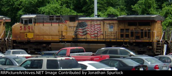 UP 5691, conductor's side view